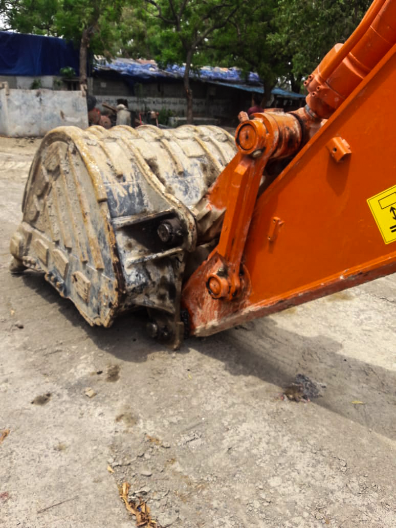 TATA HITACHI ZAXIS 370 | YantraLive