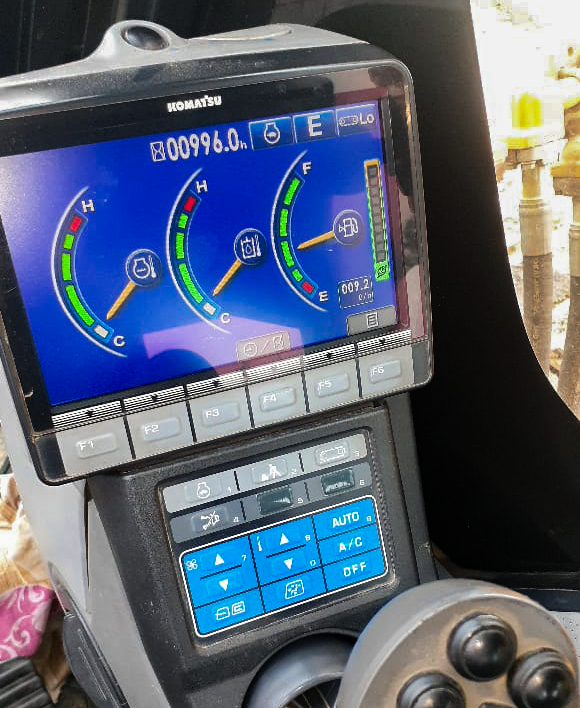 L&T KOMATSU PC300 | YantraLive