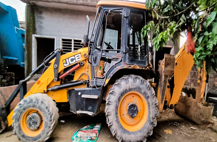 JCB 4DX | YantraLive