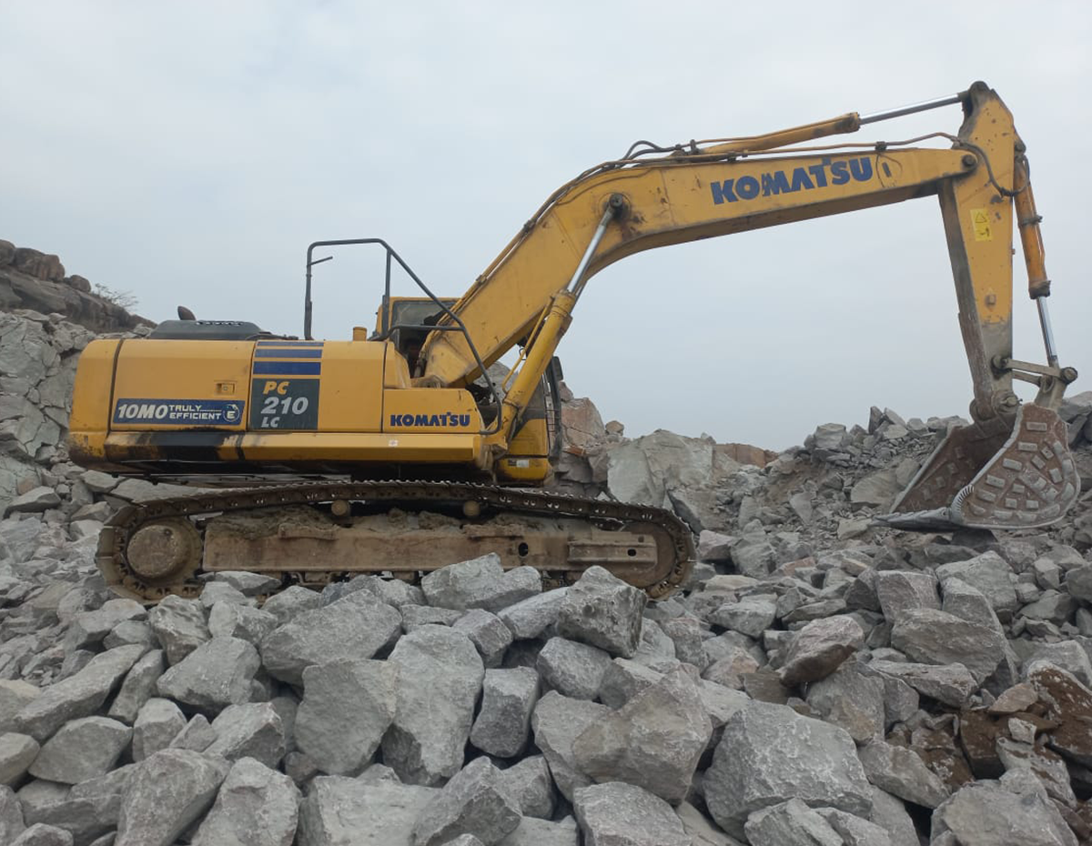 L&T KOMATSU PC210 | YantraLive
