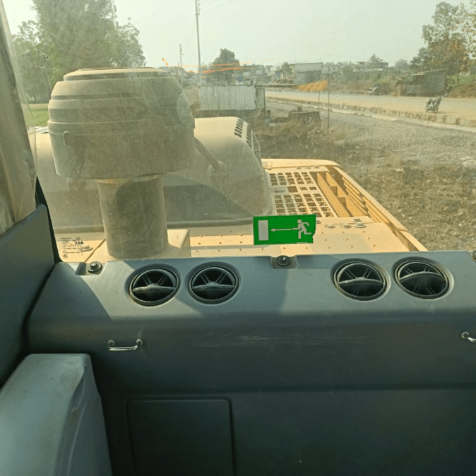 L&T KOMATSU PC-210-10MO | YantraLive